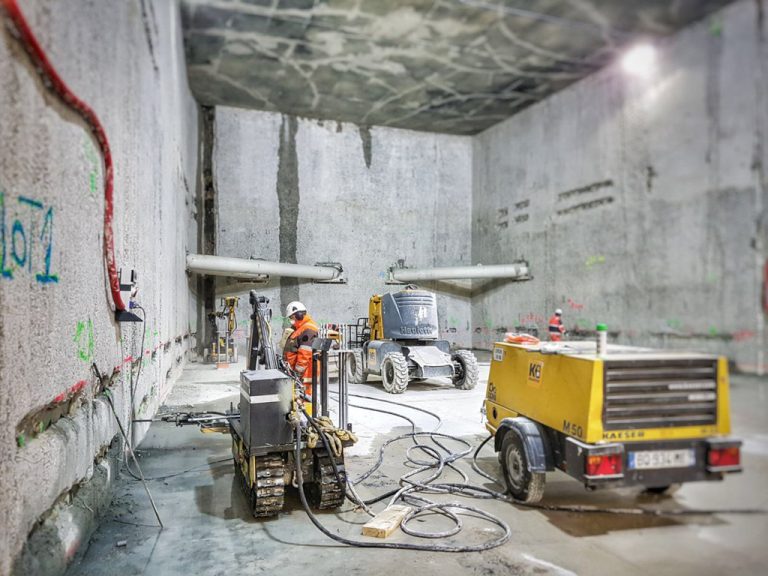 Construction & demolition material-handling equipment